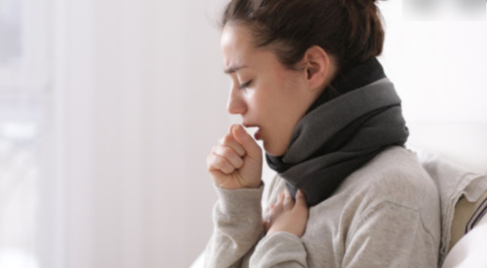 El aire que expulsamos al toser puede llegar hasta 8 metros de ...