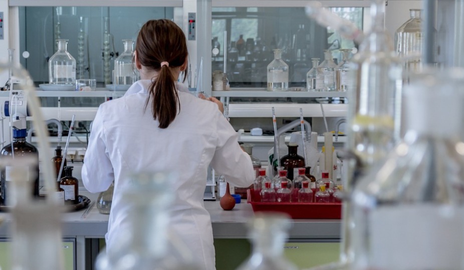 Mujeres químicas ganan presencia en licenciatura, pero no en maestrías ...