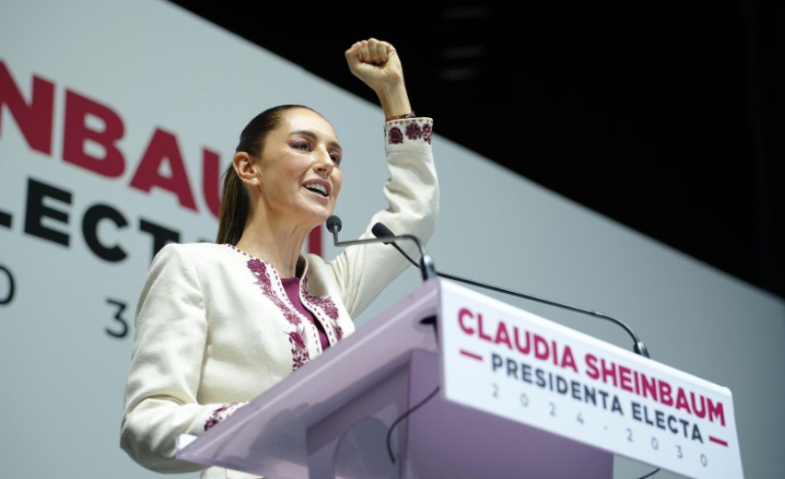"Las mujeres podemos ser presidentas", con "a": Claudia Sheinbaum ...